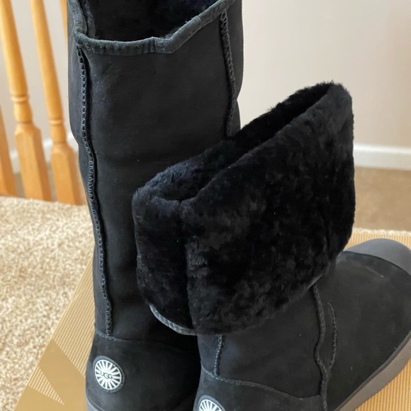 UGG | Shoes | Brand New Ugg Delaine Sheepskin Lining Midcalf Black ...
